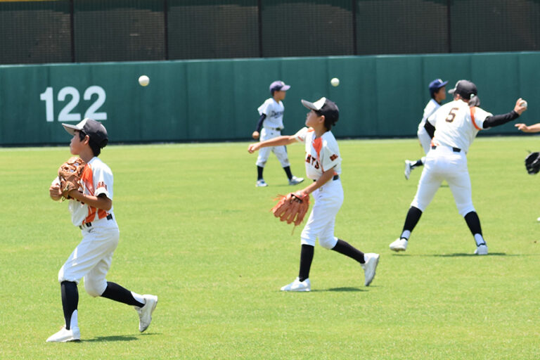 野球で差をつけろ！学年別の遠投距離を徹底分析 | BASEBALL GROUP ZERO